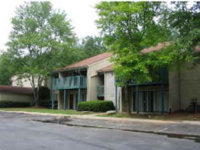 2 Br, 2 bath, Condo 3575 Oakvale Rd
