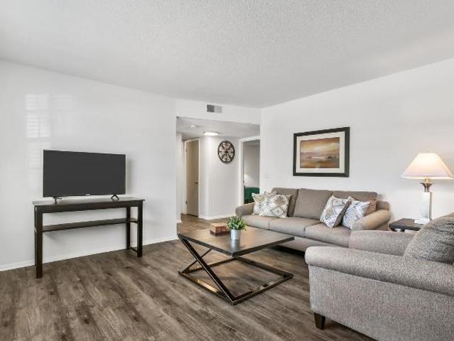 2 Br, 2 bath, Condo 357 Hillandale Rd