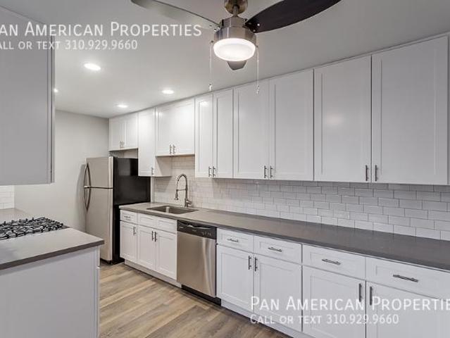 2 Br, 2 bath, Condo 3582 Green Ave