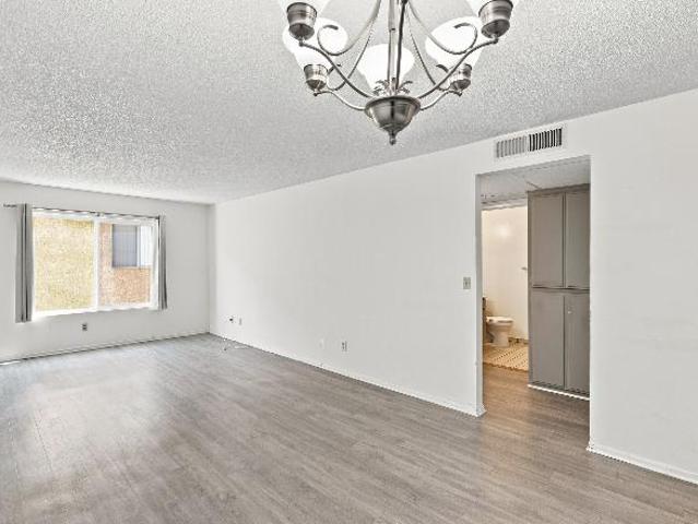 2 Br, 2 bath, Condo 3600 Bagley Ave