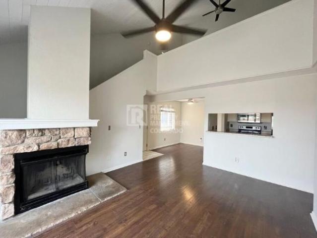 2 Br, 2 bath, Condo 3600 S Pierce St