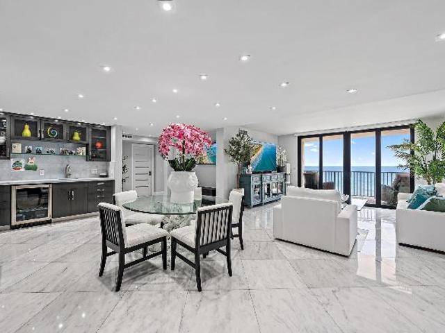 2 Br, 2 bath, Condo 3610 S Ocean Blvd