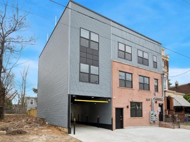 2 Br, 2 bath, Condo 3637 N 16th St