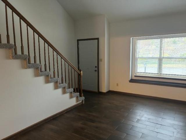 2 Br, 2 bath, Condo 3632 SW Oak Parkway