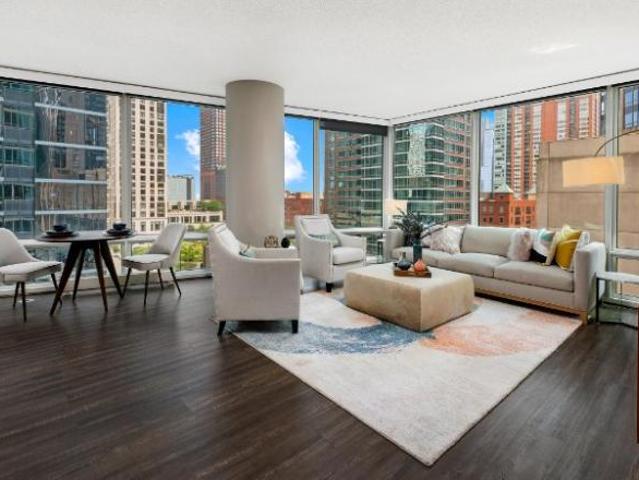 2 Br, 2 bath, Condo 365 E Ohio St