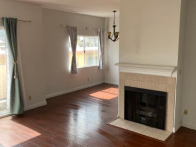 2 Br, 2 bath, Condo 3727 Watseka