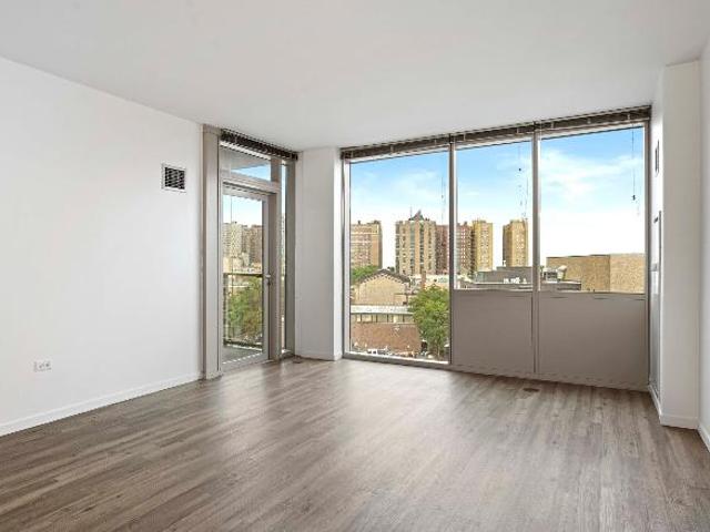 2 Br, 2 bath, Condo 3746 N Halsted St