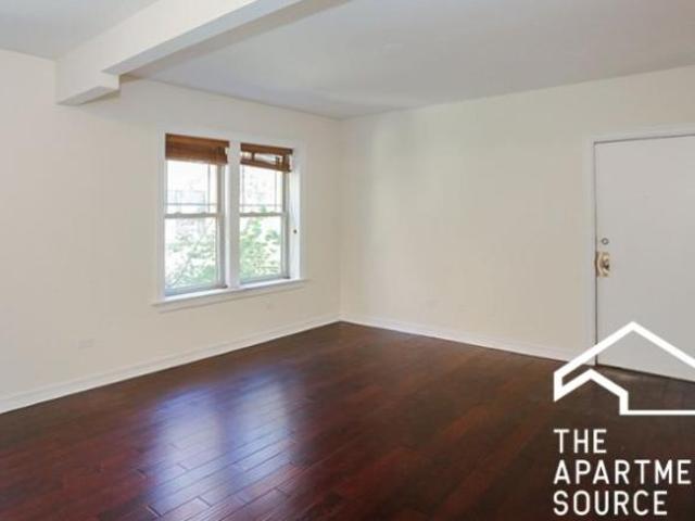 2 Br, 2 bath, Condo 3818 N Sheffield Ave
