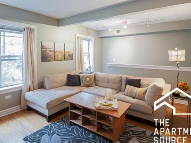 2 Br, 2 bath, Condo 3810 N Sheffield Ave