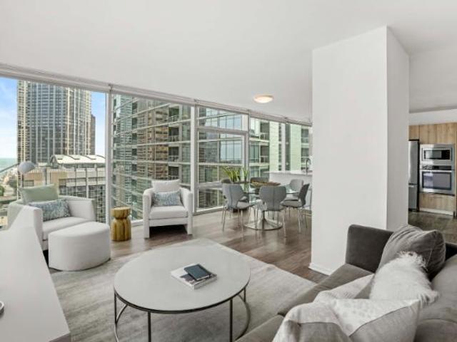 2 Br, 2 bath, Condo 383 E Ohio