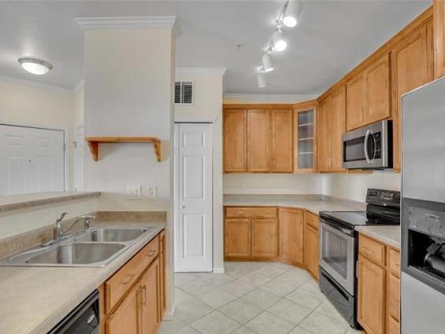 2 Br, 2 bath, Condo 3875 S Dayton St