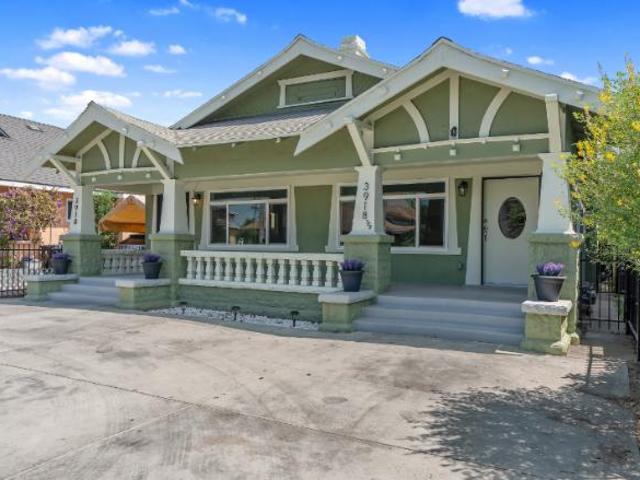 2 Br, 2 bath, Condo 3918 Dalton Ave