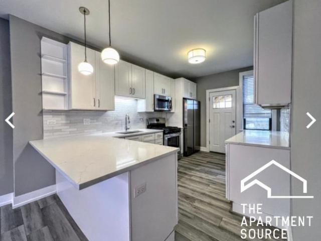2 Br, 2 bath, Condo 3933 North Janssen Ave