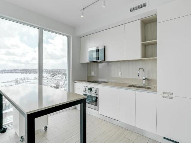 2 Br, 2 bath, Condo 39 Mary St Street