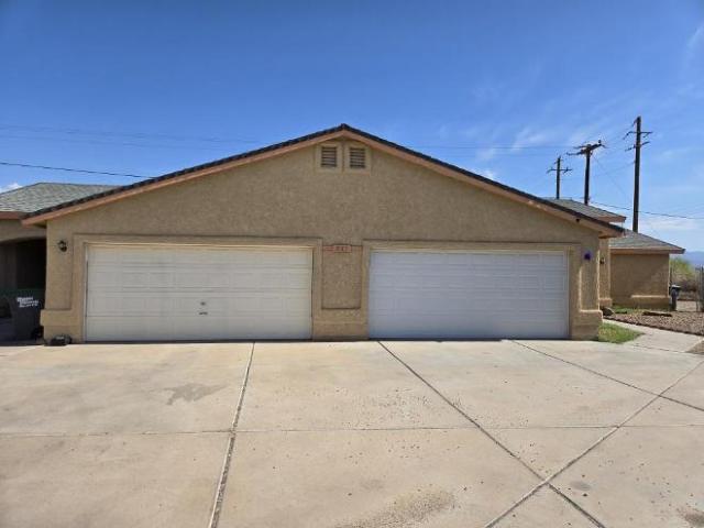 2 Br, 2 bath, Divided 1985 Arditto Pl