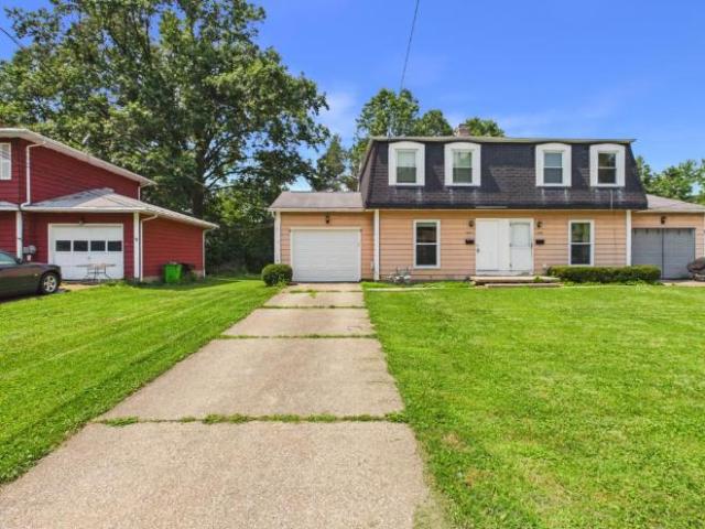 2 Br, 2 bath, Divided 4280 Lorwood Dr