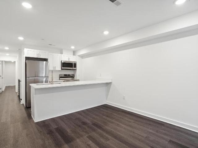 2 Br, 2 bath, Other 4021 Haverford Ave