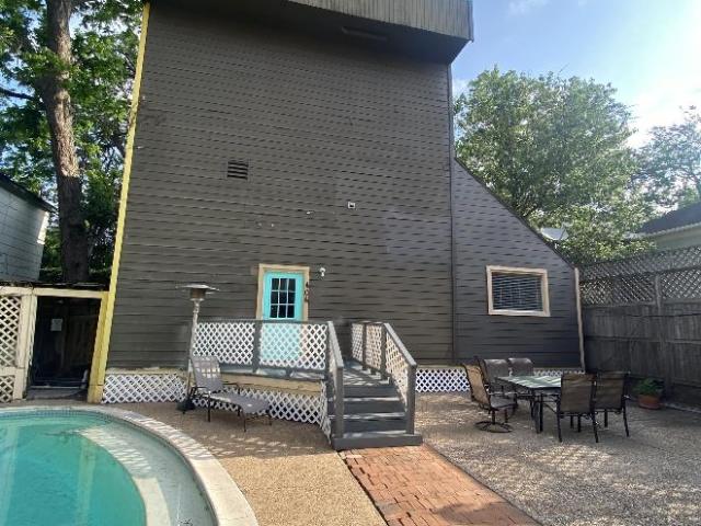 2 Br, 2 bath, Other 406 Hawthorne
