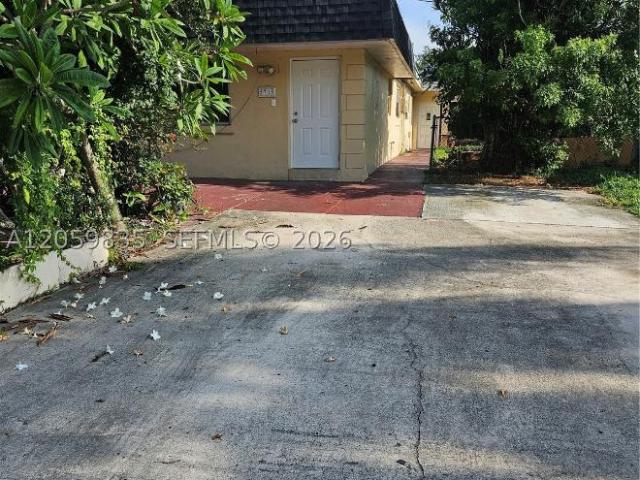 2 Br, 2 bath, Other 5715 Hayes St