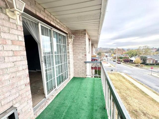 2 Br, 2 bath, Other 801 819 N Halstead Street