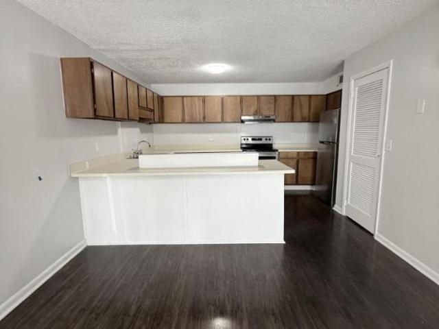 2 Br, 2 bath, Apartment 810 65th Ave