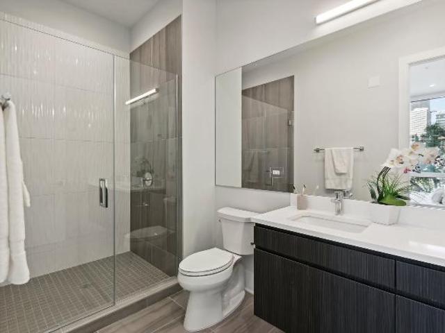 2 Br, 2 bath, Other 812 W Adams Street