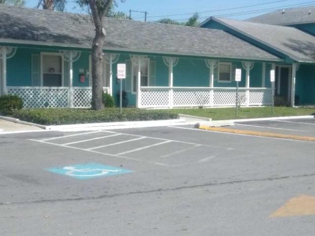 2 Br, 2 bath, Other 902 S Loop 499