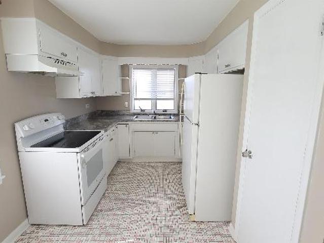 2 Br, 2 bath, Other 9600 South Komensky Ave