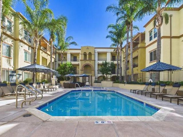 2 Br, 2 bath, Other 9733 Topanga Canyon Blvd