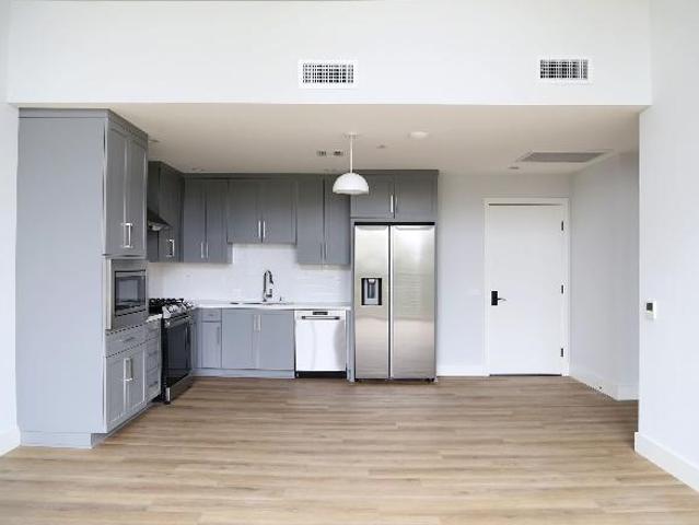 2 Br, 2 bath, Apartment 101 South Chapel Avenue