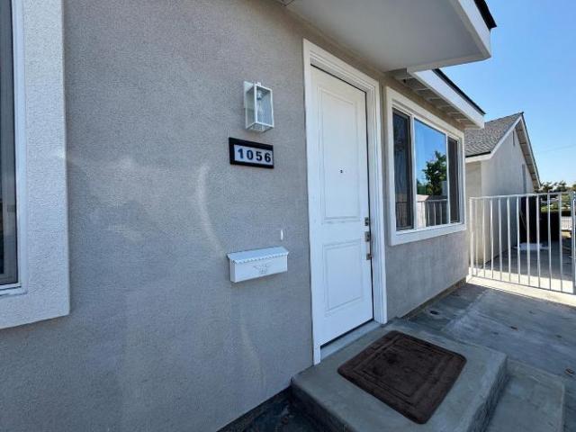 2 Br, 2 bath, Other 1056 North Lincoln Street
