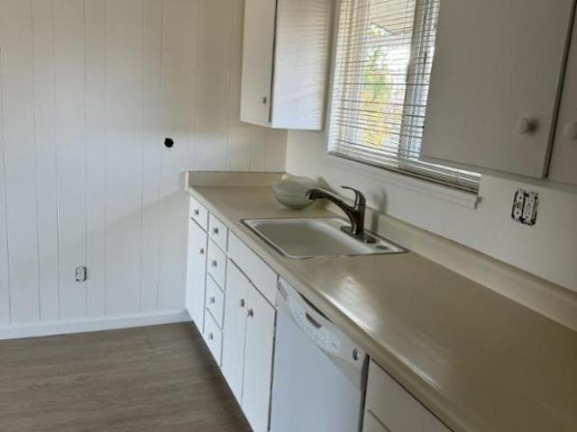 2 Br, 2 bath, Other 17 21 Circle Drive