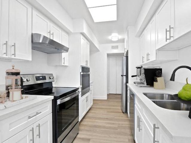 2 Br, 2 bath, Other 1467 Rexford Drive