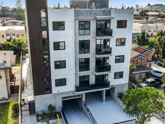 2 Br, 2 bath, Other 1537 South Wilton Place