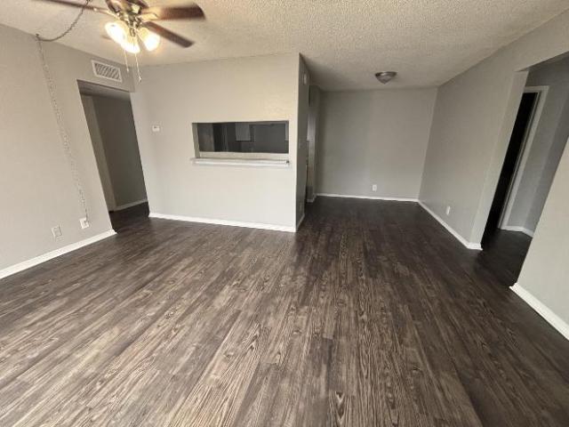 2 Br, 2 bath, Apartment 1709 West Schunior Street