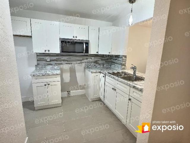 2 Br, 2 bath, Apartment 2070 Braman Ave