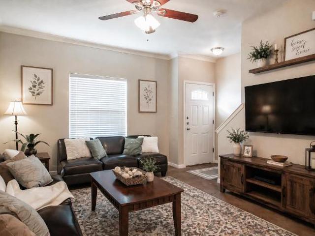 2 Br, 2 bath, Other 210 Northcross St