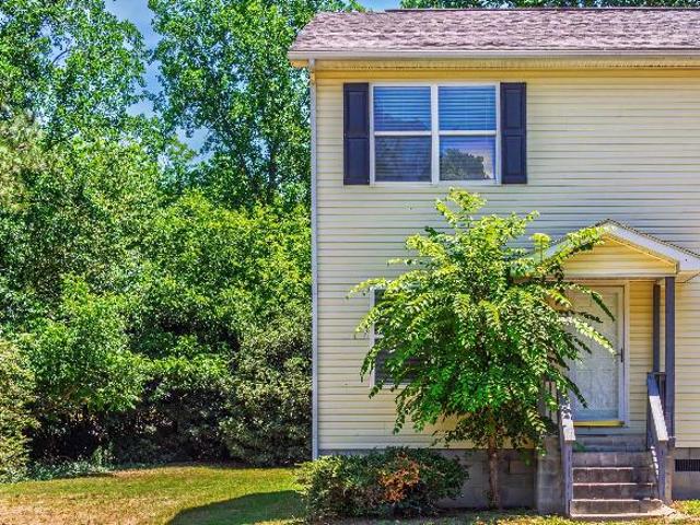 2 Br, 2 bath, Other 278 N Franklin St