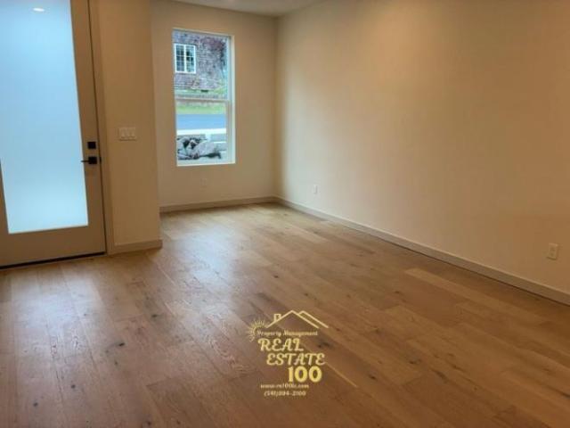 2 Br, 2 bath, Apartment 305 Southeast Jetty Avenue