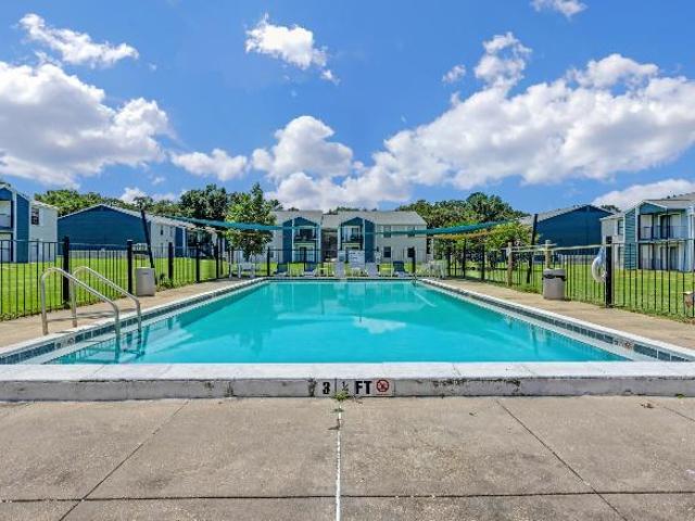 2 Br, 2 bath, Apartment 3205 E Olive Road