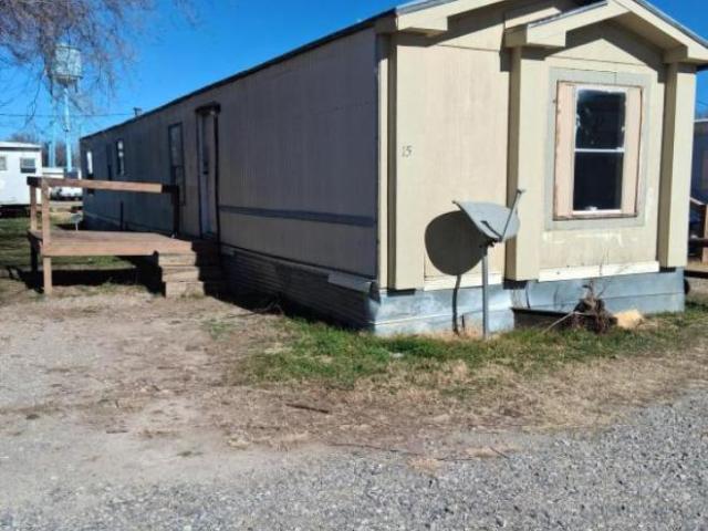 2 Br, 2 bath, Single Family Home 101 NW Campbell St