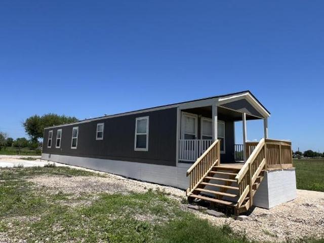 2 Br, 2 bath, Single Family Home 1296 Country Ln