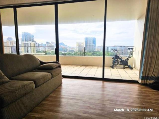 2 Br, 2 bath, Single Family Home 1910 Ala Moana Blvd