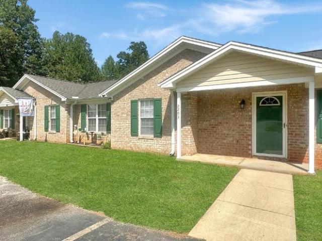 2 Br, 2 bath, Single Family Home 2203 Moran St