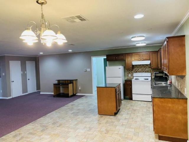 2 Br, 2 bath, Single Family Home 306 N Davis St