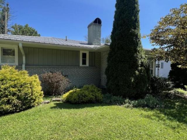 2 Br, 2 bath, Single Family Home 418 Probart St