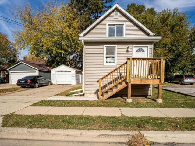 2 Br, 1 bath, Single Family Home 570 5th Ave
