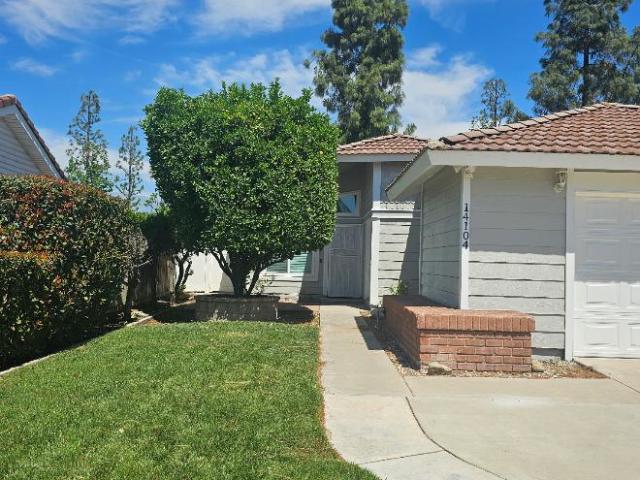 2 Br, 2 bath, Single Family 14104 Hillcrest Dr