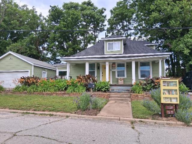 2 Br, 2 bath, Single Family 1419 W Archer St