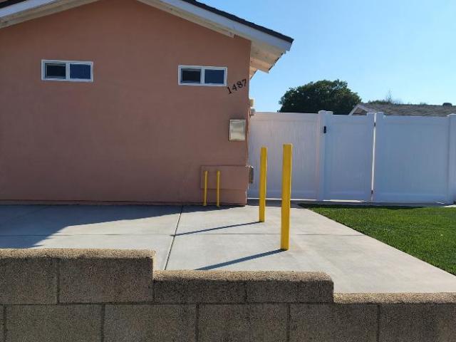 2 Br, 2 bath, Single Family 1487 Hilltop Dr